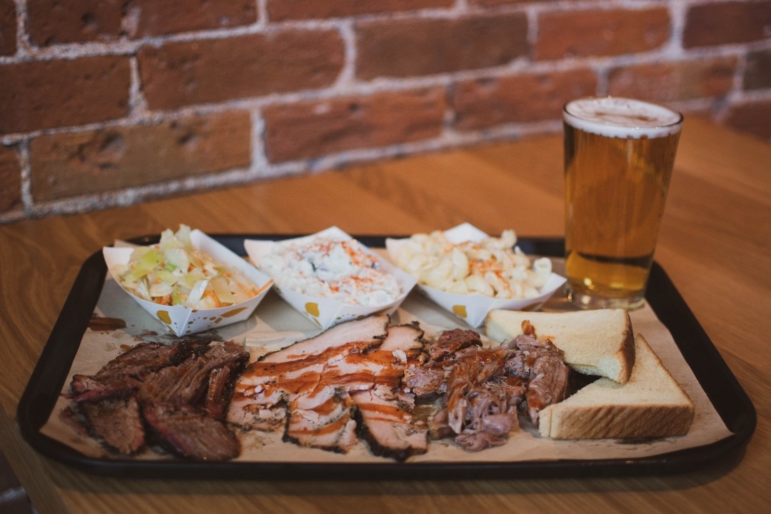 BBQ & Kitchen - BBQ Sampler Platter