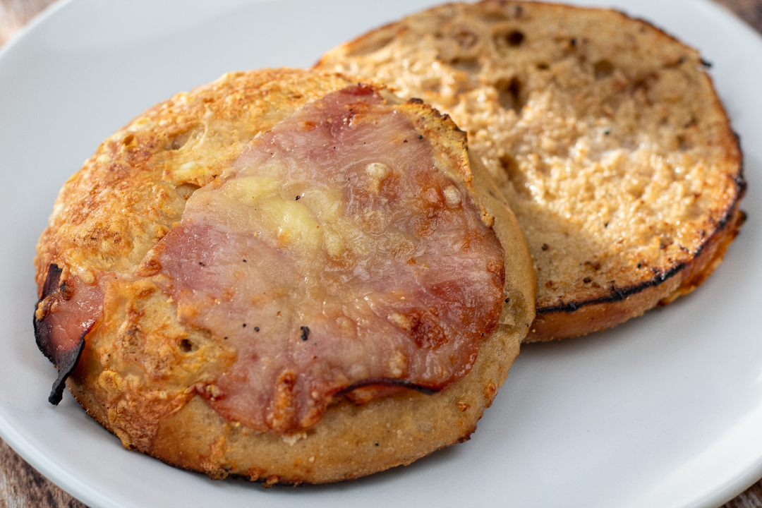 WEST SPRINGFIELD Tandem Bagel Company - Sriracha Maple Tandem Sandwich
