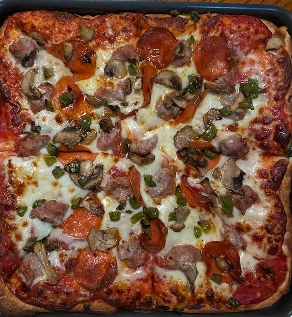 Art's Jug - Smedium Reg Roni (Sausage, Pepperoni, Mushrooms, Green Peppers)