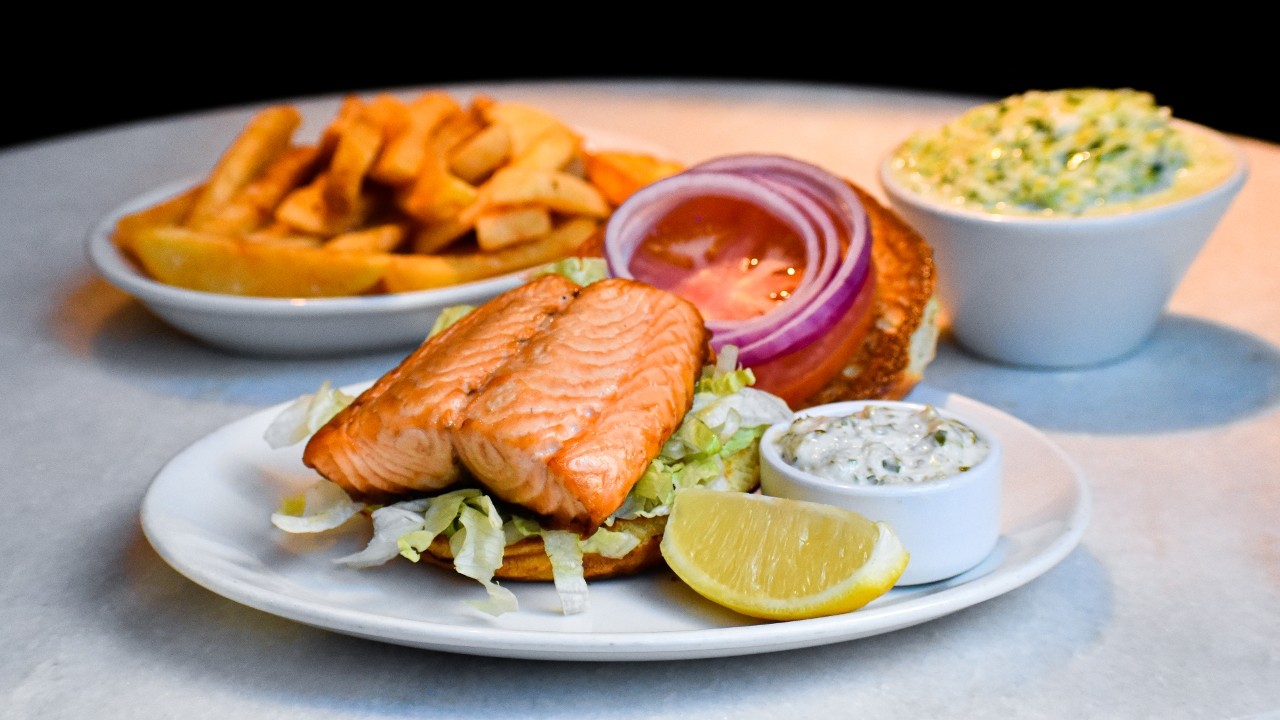 Carson's Ribs Deerfield - Burger